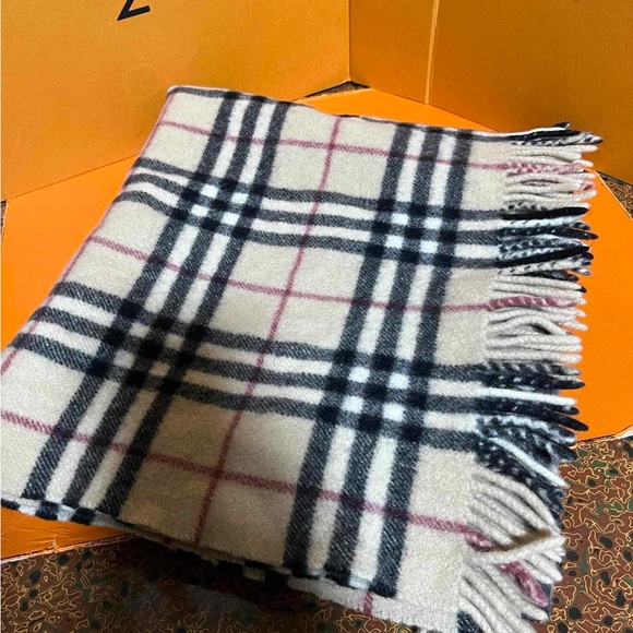 Burberry | Accessories | Price Drop Burberry Lap Cover | Poshmark